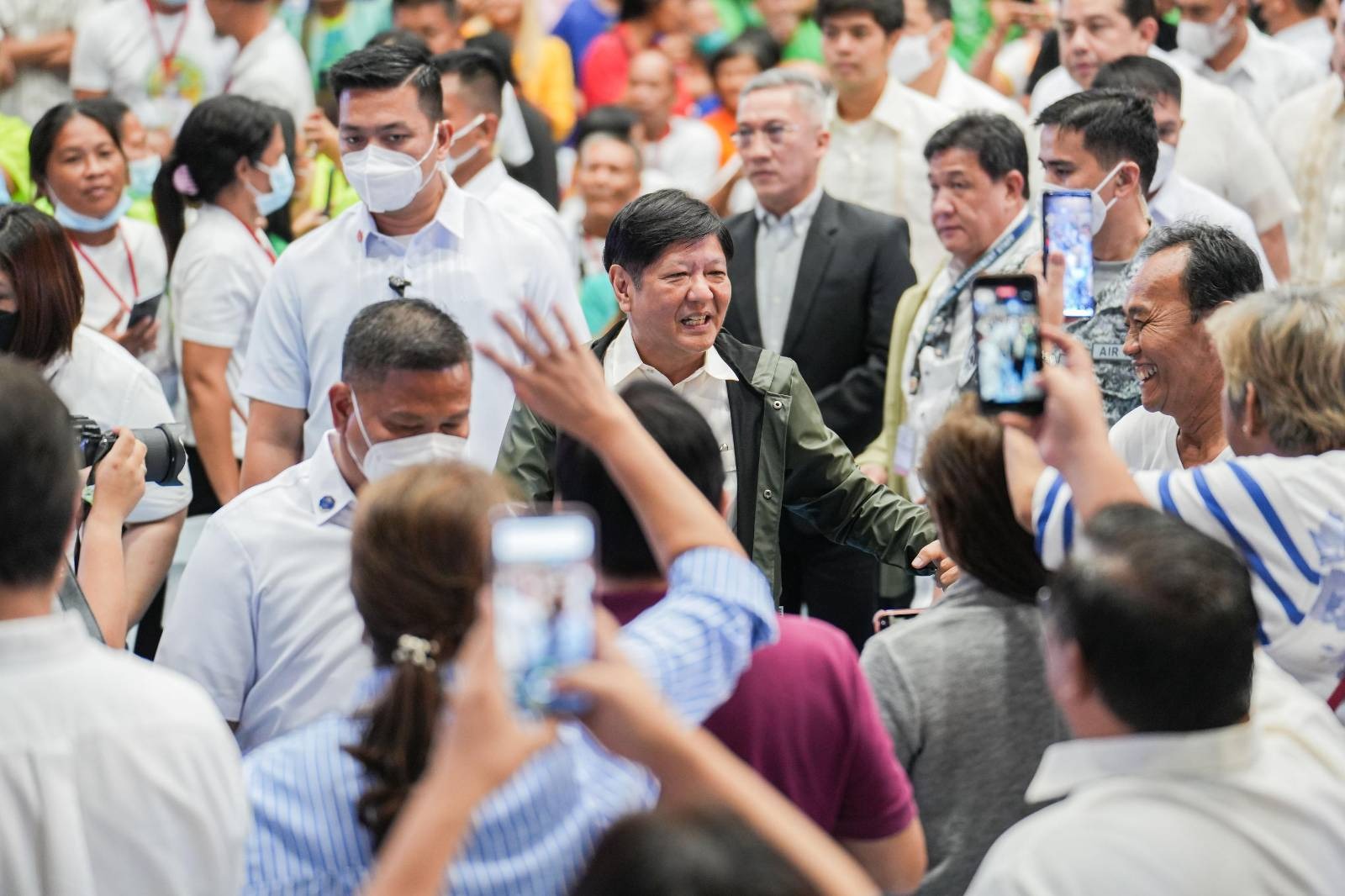 PH President vows to repay people’s support with sufficient gov’t aid ...