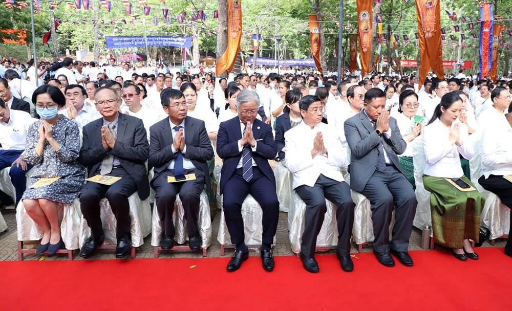 Cambodia Celebrates Annual Visak Bochea Day - ASEAN Information Portal ...