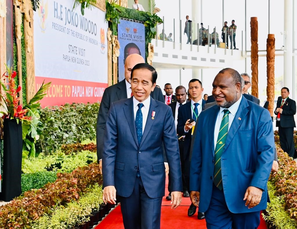 Indonesian President Jokowi Meets PM of Papua New Guinea - ASEAN ...