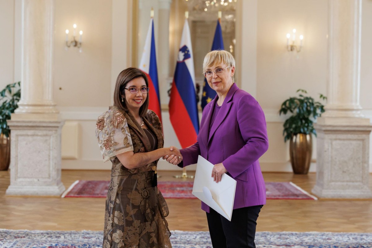 PH Ambassador Presents Credentials to the President of the Republic of ...