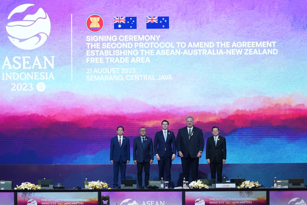 Indonesian Trade Minister Signs the 2nd Amendment Protocol to the ASEAN ...