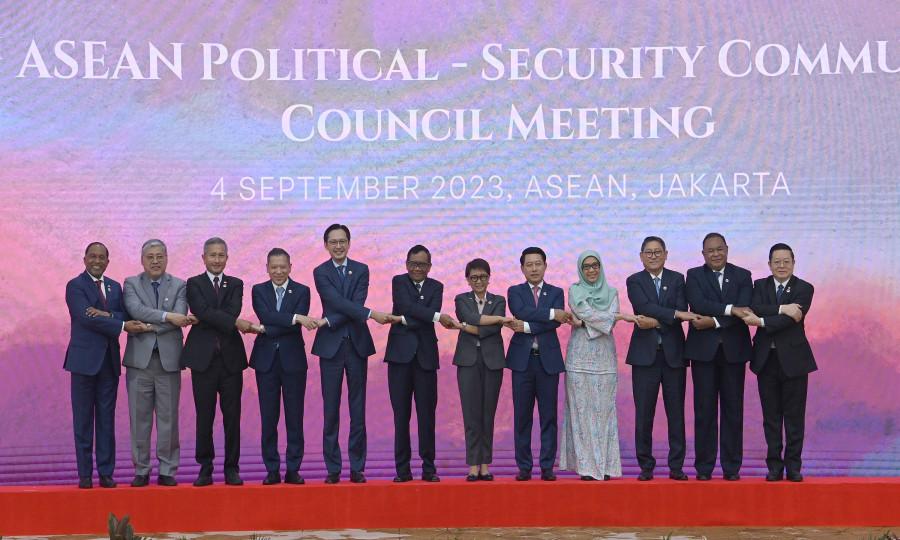 ASEAN Meeting on Political And Security Pillar: APSC Blueprint ...