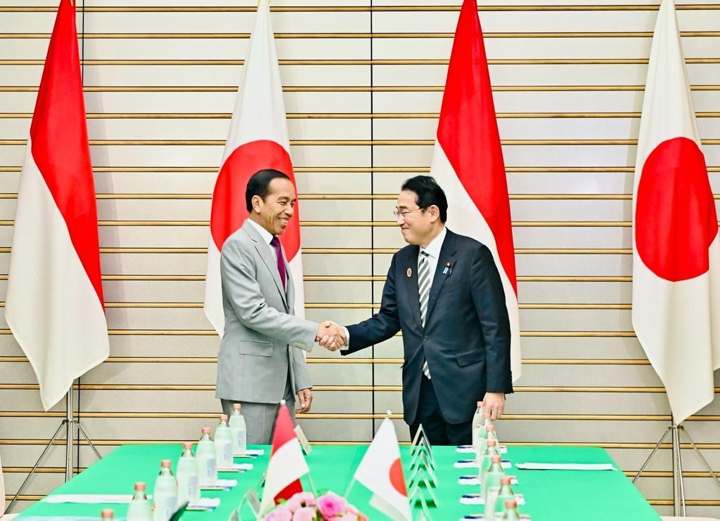 Indonesian President Meets with Japanese PM, Discusses Bilateral Issues ...