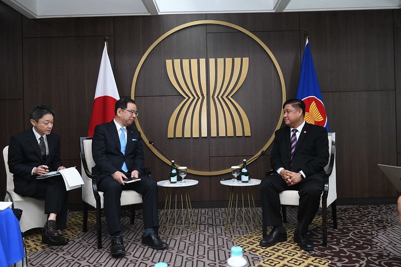 Deputy Secretary-General of ASEAN meets with Head of Executive ...