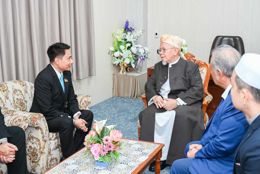 Ambassador attached to Thai Ministry of Foreign Affairs calls on the ...
