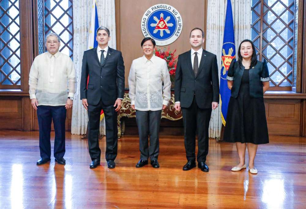 Philippine President welcomes 6 non-resident ambassadors in Malacañang ...